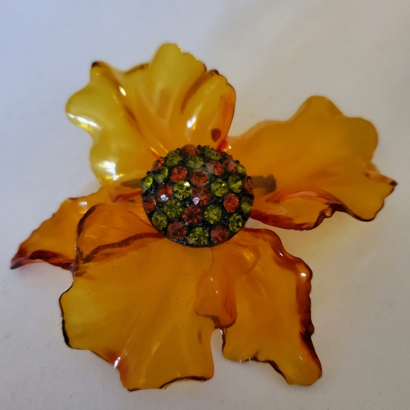 Vendome | Jewelry | Vintage 96s Vendome Lucite And Rhinestone Flower ...